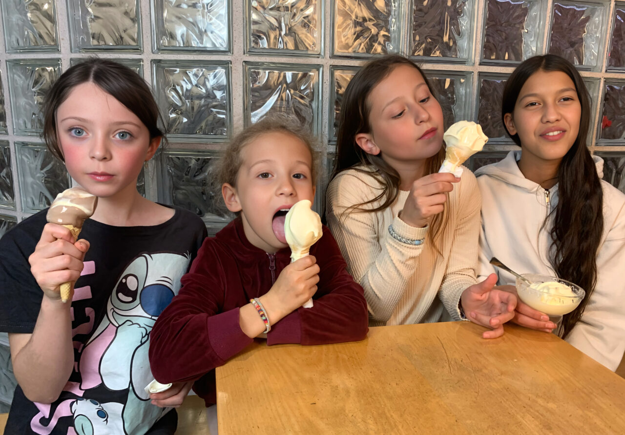 Road Runner | Hamburger Restaurant in Geneva